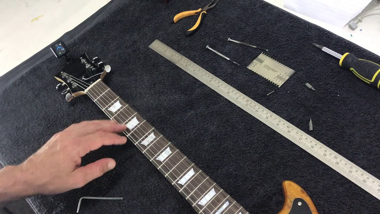 Adjusting neck relief | Junior Guitar Kit