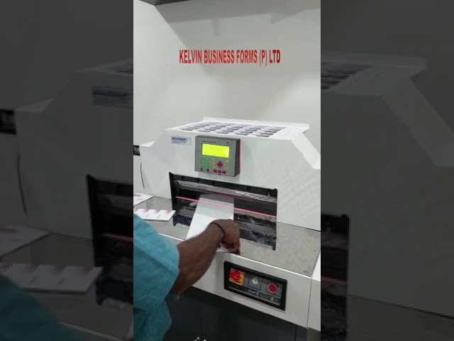 Programmable Paper Guillotine Machine - Digital Programmable Cutting ...