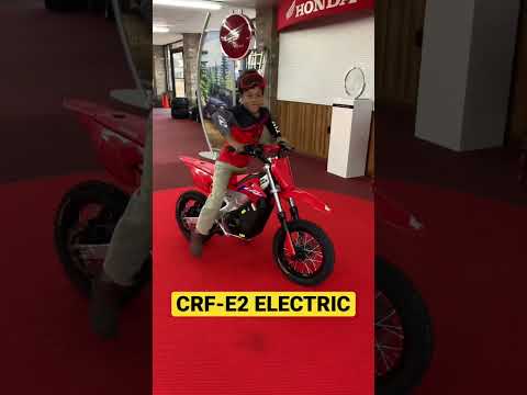 7 YEAR OLD DEMOS CRF50, CRF-E2, CRF110 HONDA DIRT BIKES!😍🎄🎁 #christmas #present #dirtbike #shorts