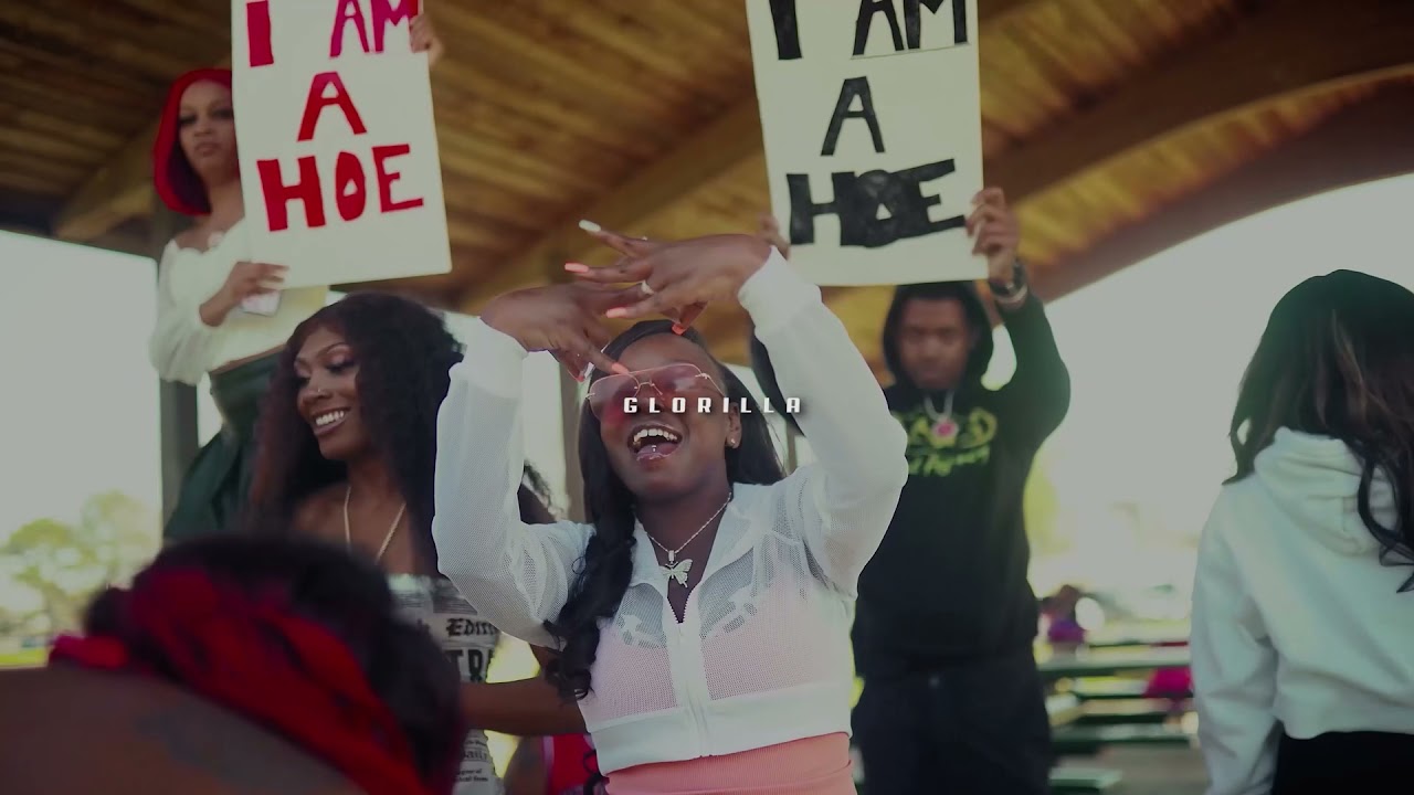 GloRilla - OUTSIDE (Official Video) ft. Nikipooh prod by Roni Gabbana
