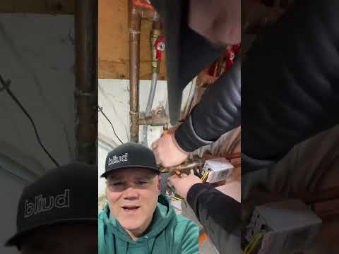 Radiant heat system repair with polybutylene pipe #plumbing #heating #masterplumber