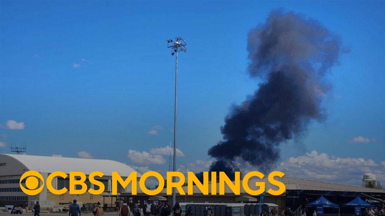 2 Navy jets crash in midair during air show in Idaho