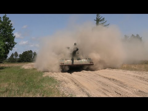 Why tank crews are often dirty - Leopard tank - Danish army - Pansermuseet.dk