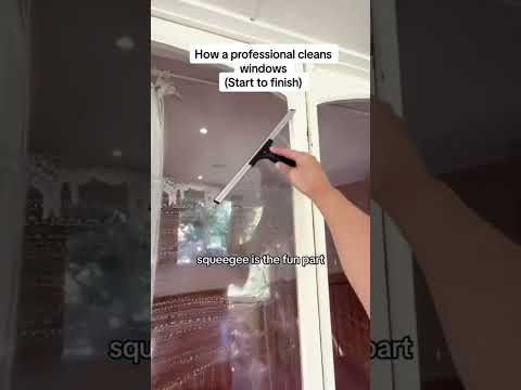 How a professional cleans windows (the simple and easy way!).