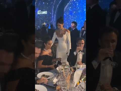 Nabila Vergara demande une photo avec Georgina Rodriguez en plein dîner de gala au festival Cannes