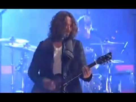 Soundgarden + NIN tour? -- Iron Maiden update -- TOOL's new album not done -- Fear Clinic -- Legend