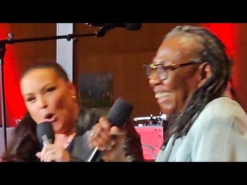 Gloria Carter attempts to spit a Jay-Z verse