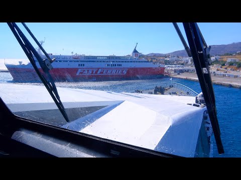 Η εντυπωσιακή μανούβρα του Superrunner Jet: Με «χειρόφρενο» στο λιμάνι της Τήνου (video ...