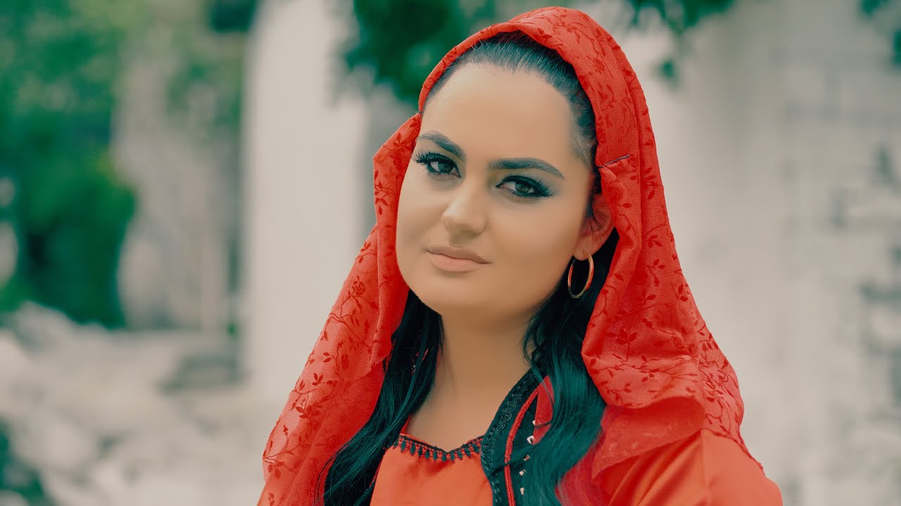 Nate E Dite Lotoj Prej Mallit by Elvira Fjerza from Albania | Popnable