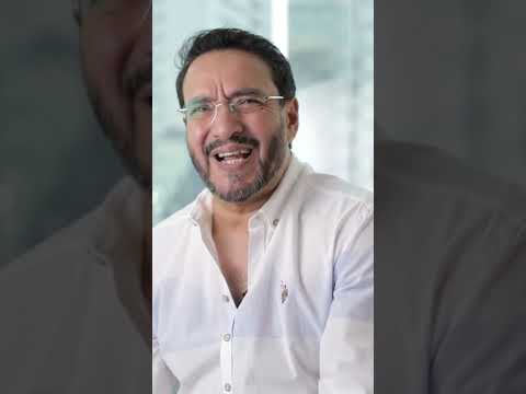 What does Abdulla Ajmal notice first in a person?
