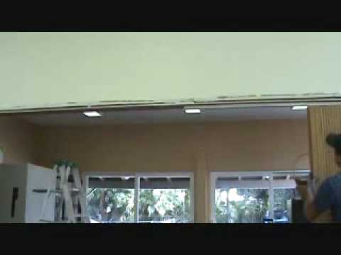 How to remove an accordion door unit