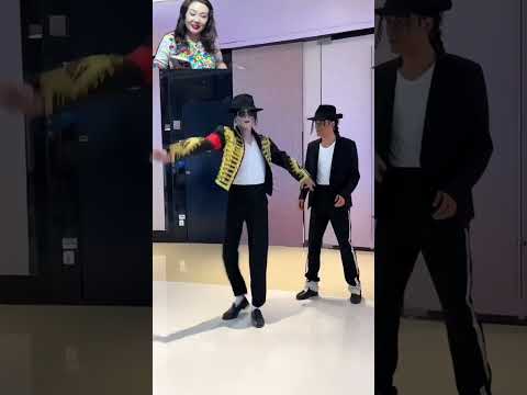 Chinese Michael Jackson: No 1 imitation Mr Cai! Dances on China street !