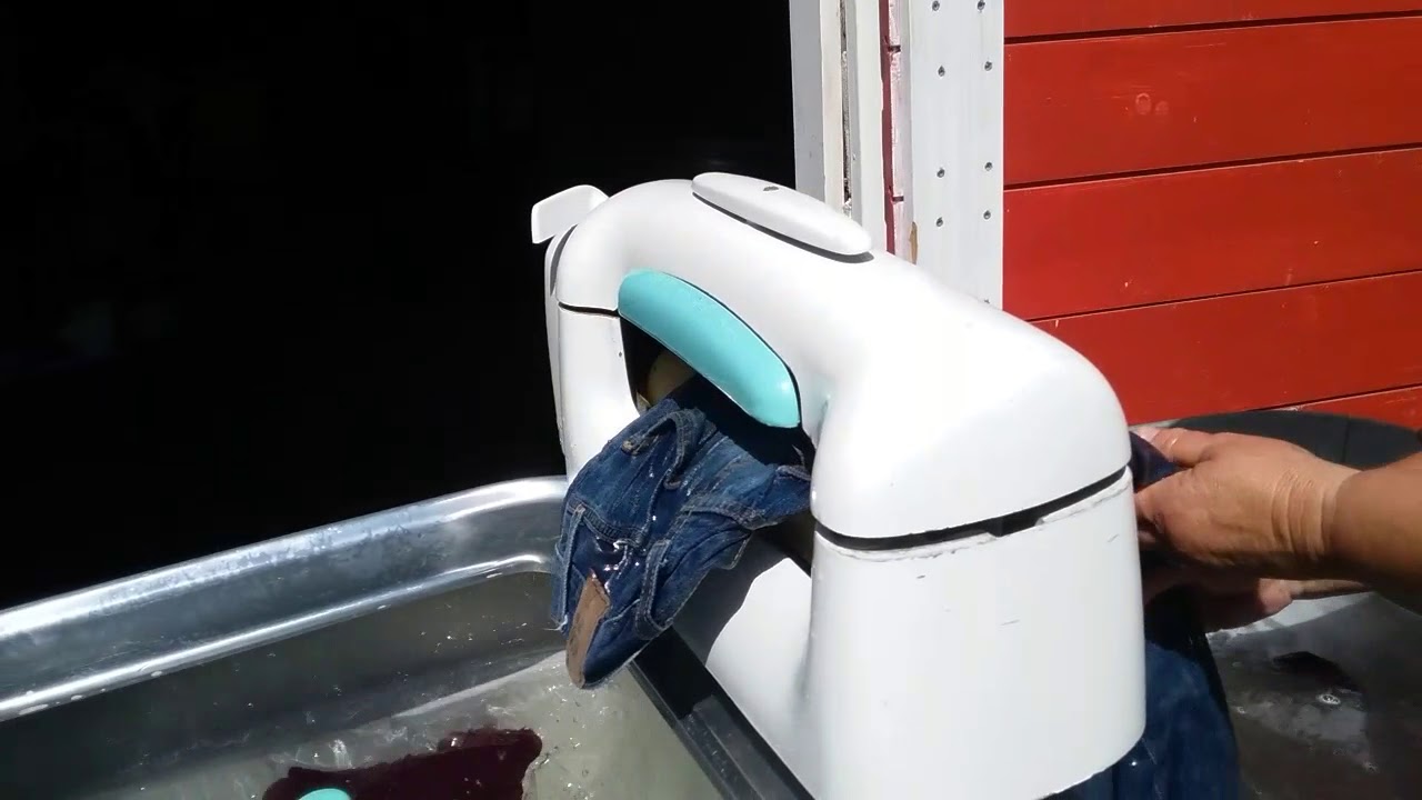 How To Use a Maytag Wringer-Washer