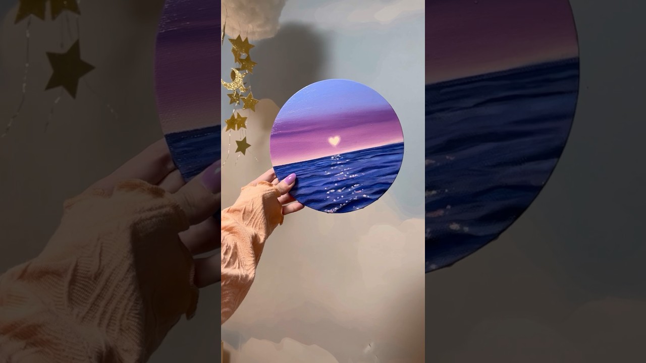 Been wanting to paint on a circle canvas since foreverrr💓 went for a lil ocean moment #shorts