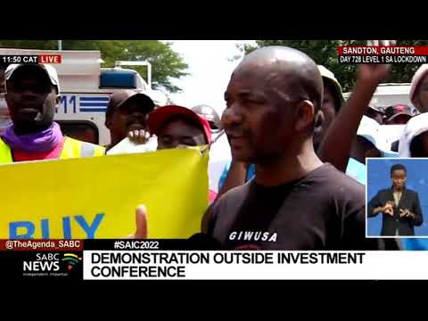 SAIC 2022 | Protesters outside the conference demanding jobs