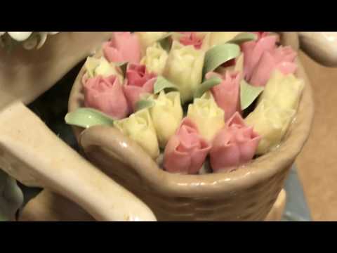 Lladro #1454 Flowers of the Season - El Puesto de Flores