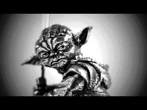 Star Wars Yoda Pewter/Metal Figurine by Royal Selangor (Lucasfilm Approved)