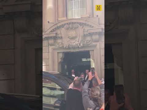 Meet the Bruce Springsteen super fans who waited all day to catch a ...