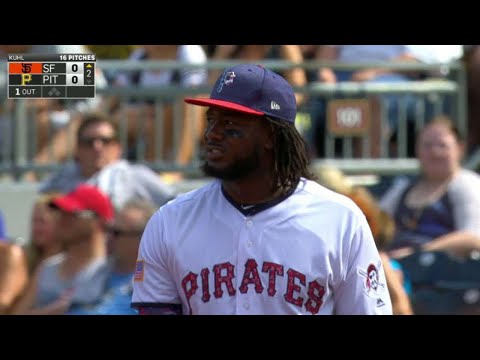 SF@PIT: Bell snares a line drive to retire Posey