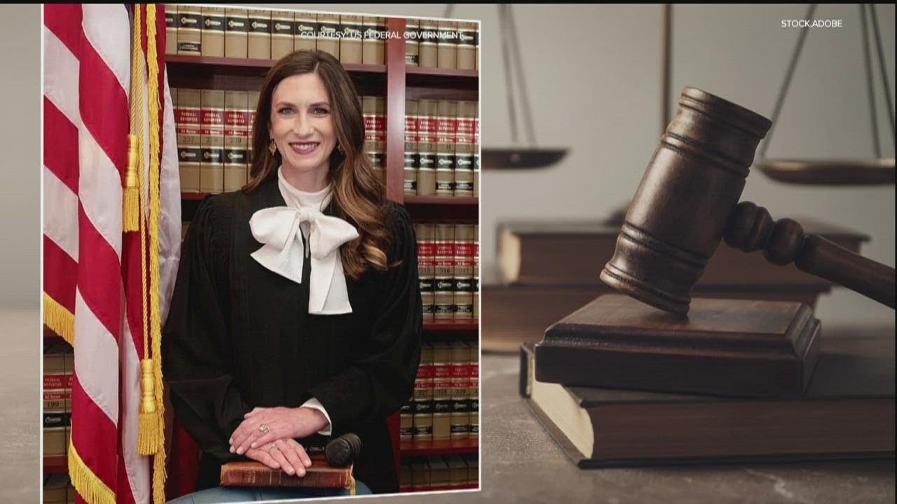 Who is U.S. District Judge Kathryn Kimball Mizelle and how did she overturn the mask mandate