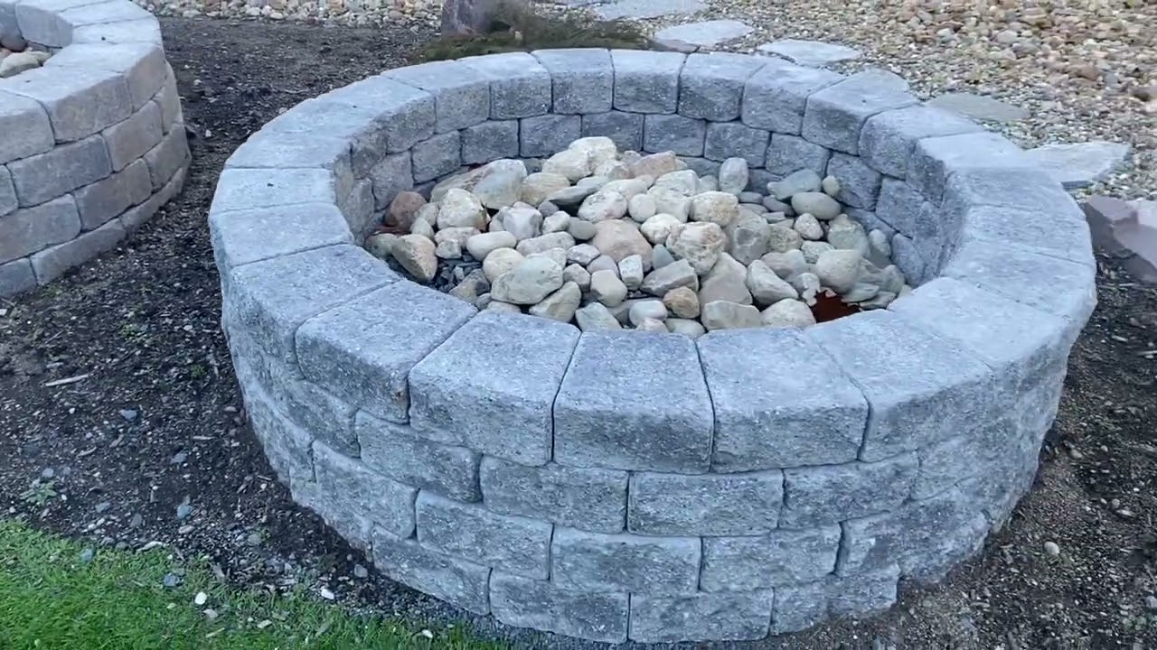 UNILOCK Romanstack Firepit