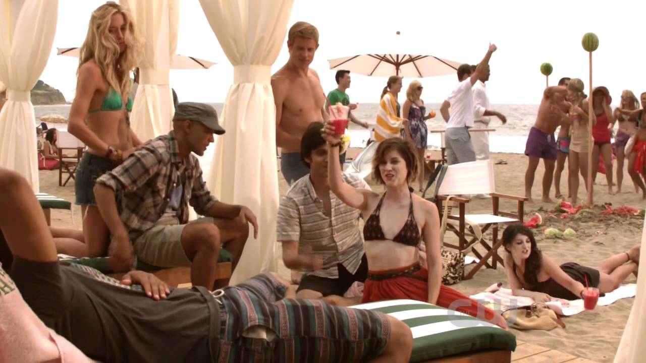 [HD] Jessica Stroup, Shenae Grimes, AnnaLynne McCord, Gillian Zinser - 90210 S04 E01