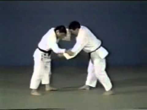 Kani-basami – crab claw scissors – Lewes Judo | Judo & Jitsu