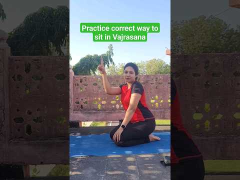 Correct way to sit in vajrasan #vajrasanabenefits #vajrasanayoga #Howtodovajrasan