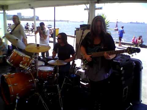 Rebecca Johnson Band *RJ BASS SOLO & CON SETTINERI-DRUMS* Live @ The Brewery-Newcastle (30-1-11)