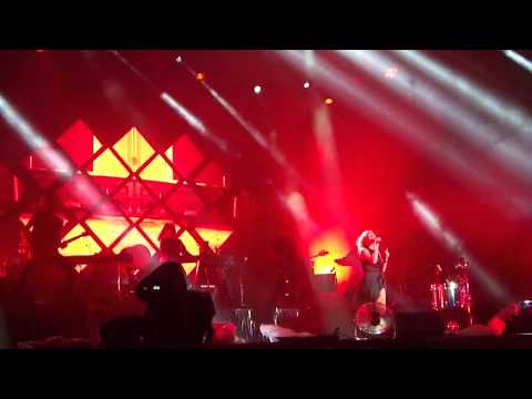 Ellie Goulding - (Figure 8 ) Concert 2014 with good vibes festival at sepang kart circuit