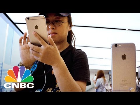 Apple Pay Debuts In China | CNBC