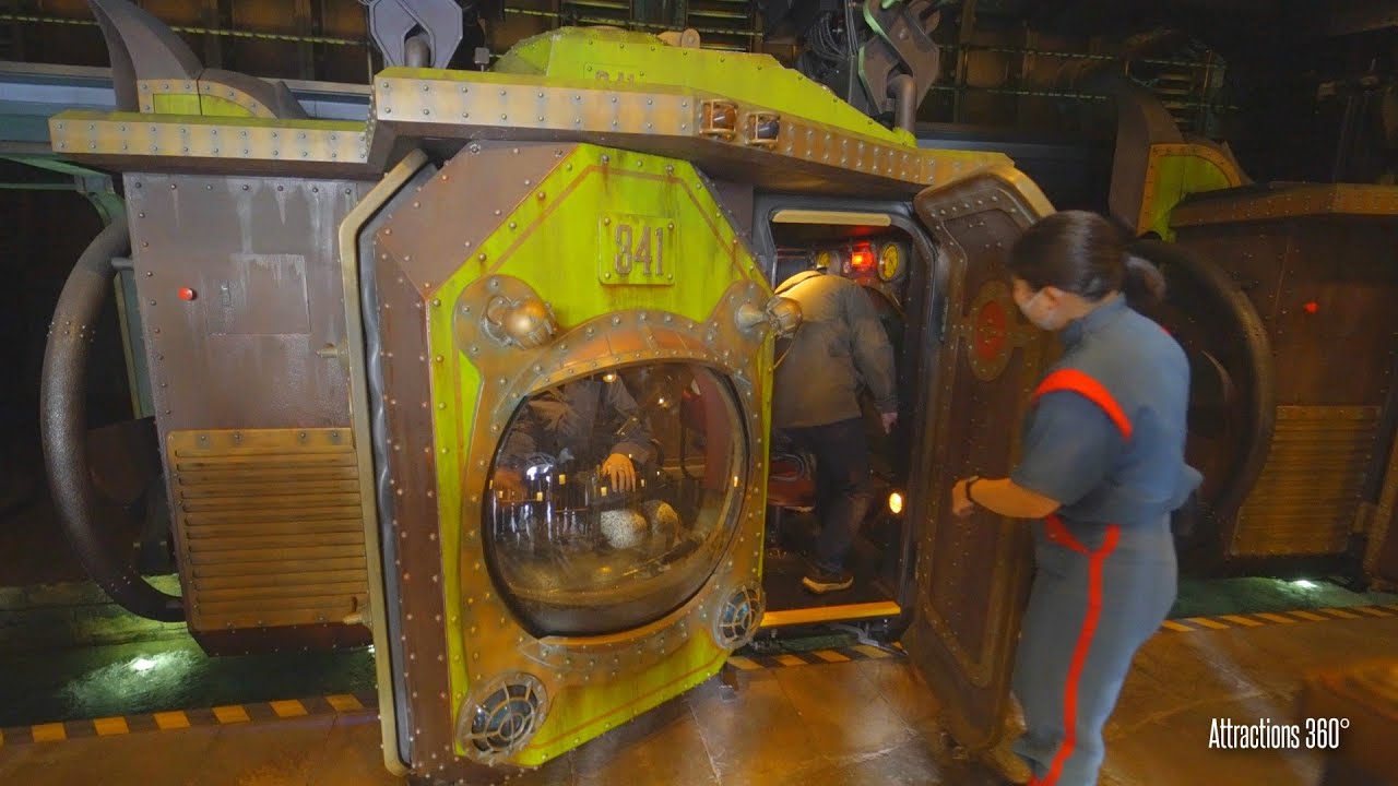 MyDisneyFix | Unique Disney Submarine Dark Ride | 20,000 Leagues Under ...