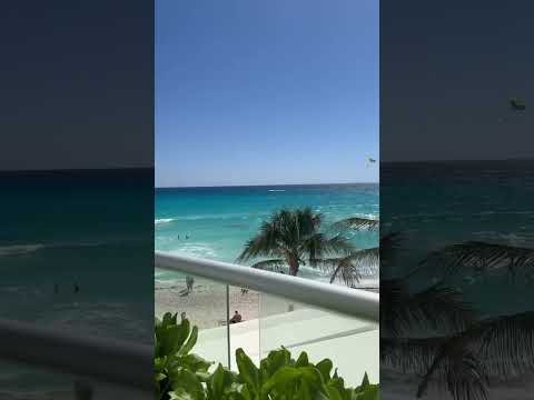 The different shades of blue complement each others to create a wonderful view!