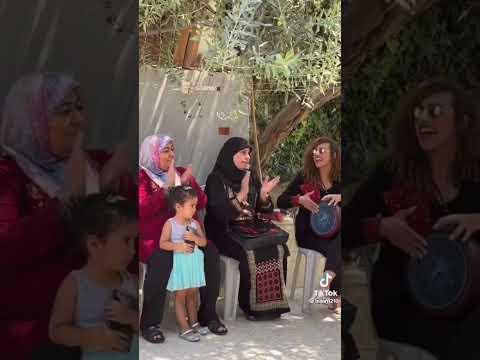 الفنانة الفلسطنية ايه خلف