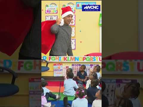 Obama dresses as Santa, surprises kids
