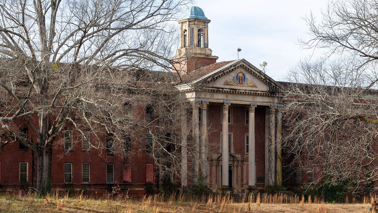 Exploring one of the Largest Abandoned Asylums in America - Found Morgue and Operating Rooms!