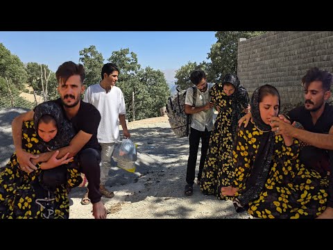 Nomadic Love Story: How a Husband Supports His Pregnant Wife