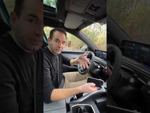 (Not) the inductive charging pad in the Peugeot E-3008! 🔋 #shorts