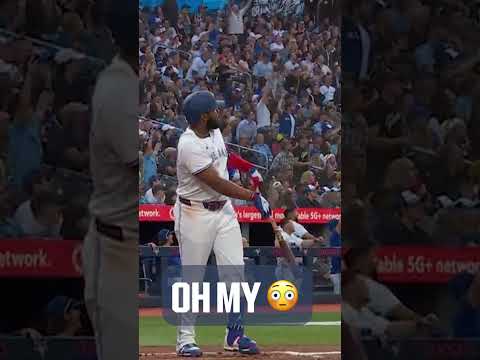 Vladdy knew he got all of that homer 😱