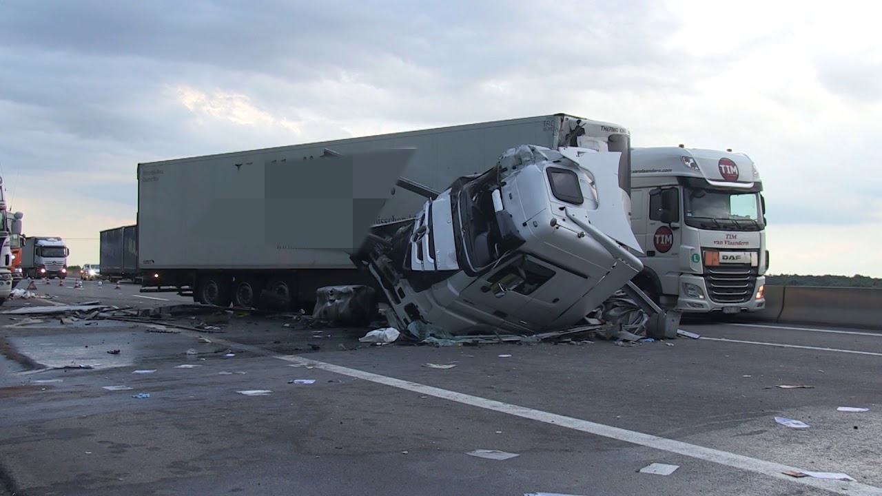 Vollsperrung nach Lkw-Crash auf A6 bei Bad Rappenau
