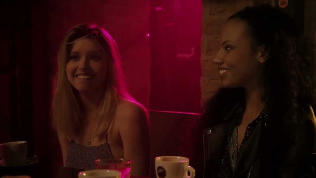 🎬 Real Talk & Unexpected Connections: A Night at the Bar 🍹