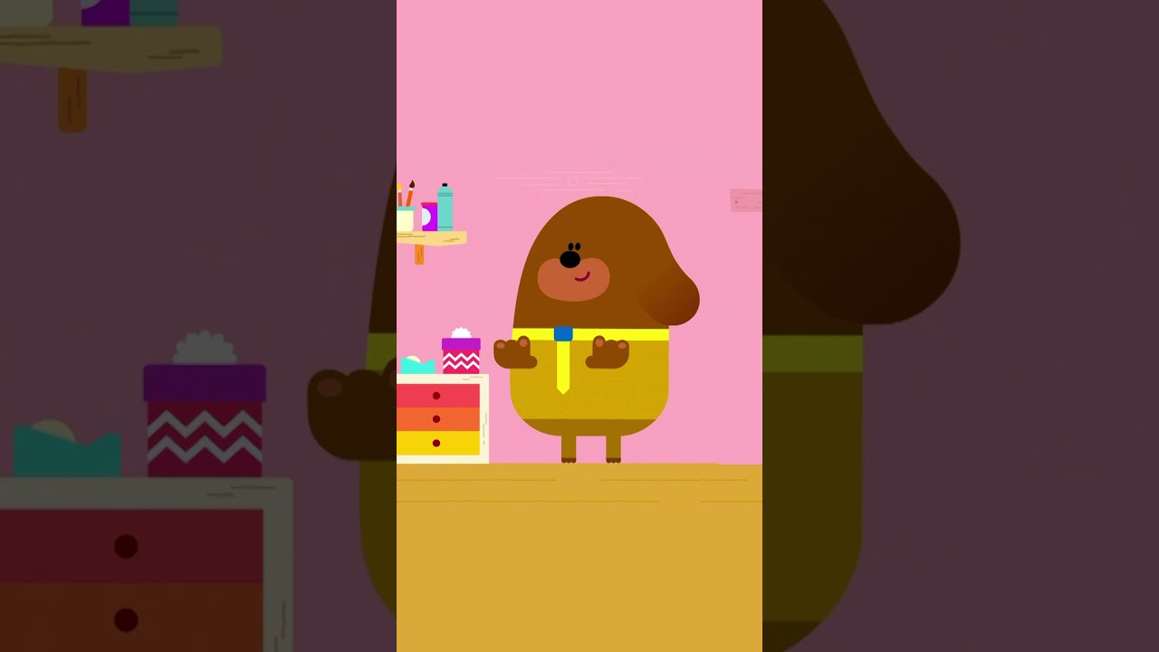 Wrapping Presents with Duggee