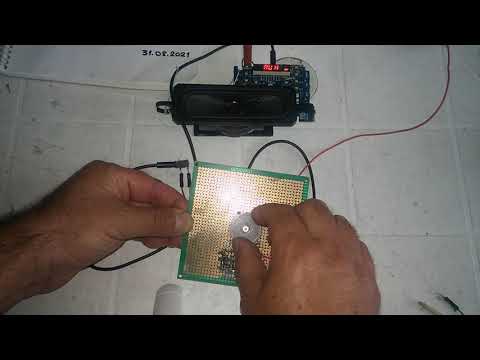 2 Transistors Regenerative FM receiver circuit. Works great!