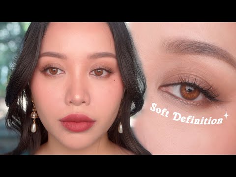Natural Soft Definition Makeup For 30s & Up