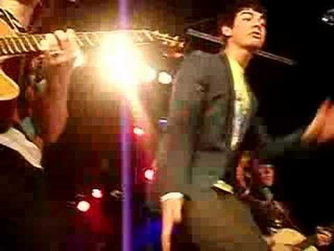 year 3000 acoustic at the commercial