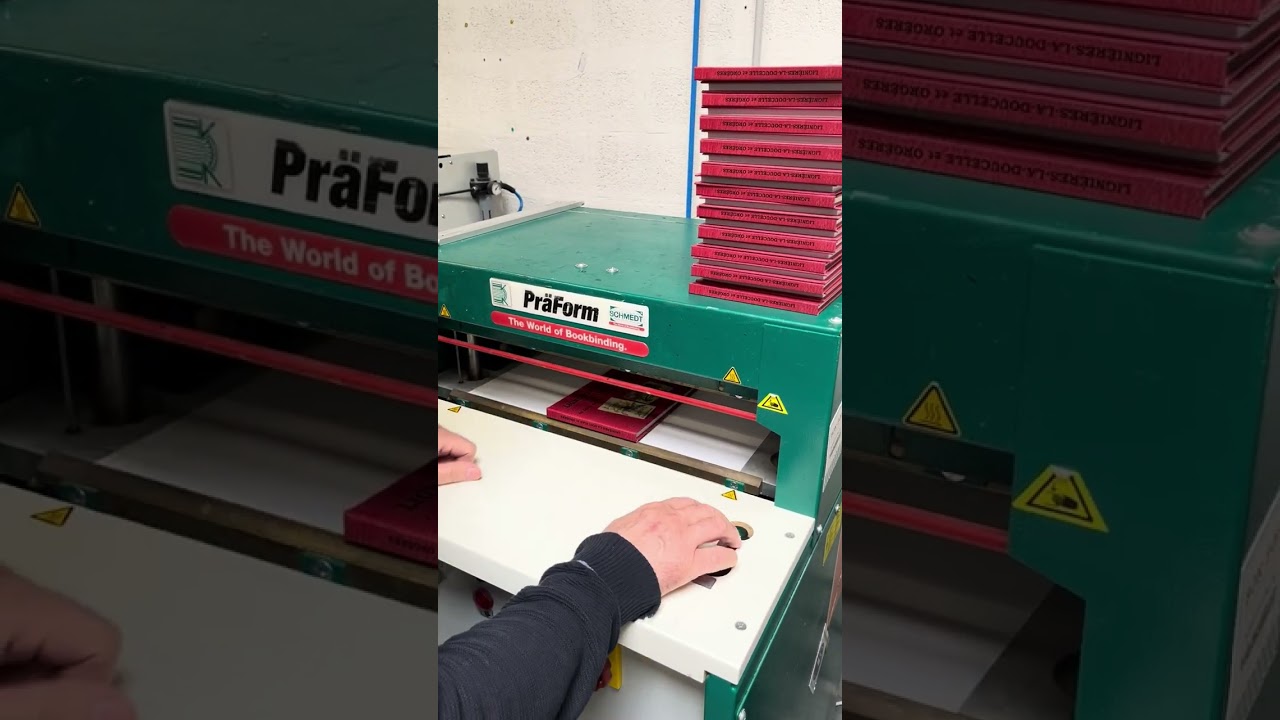 Façonnage d'un livre à couverture rigide de type BD - Emboîtage