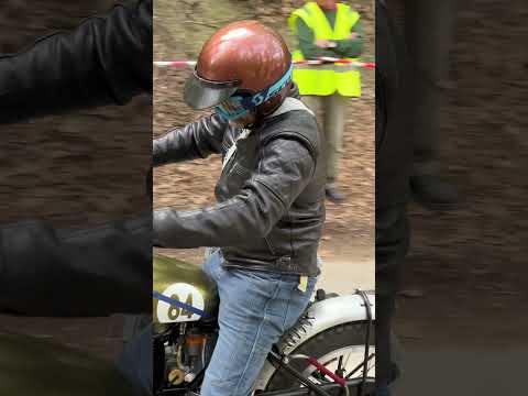 '41 Matchless G3L Goes Hard off the Line