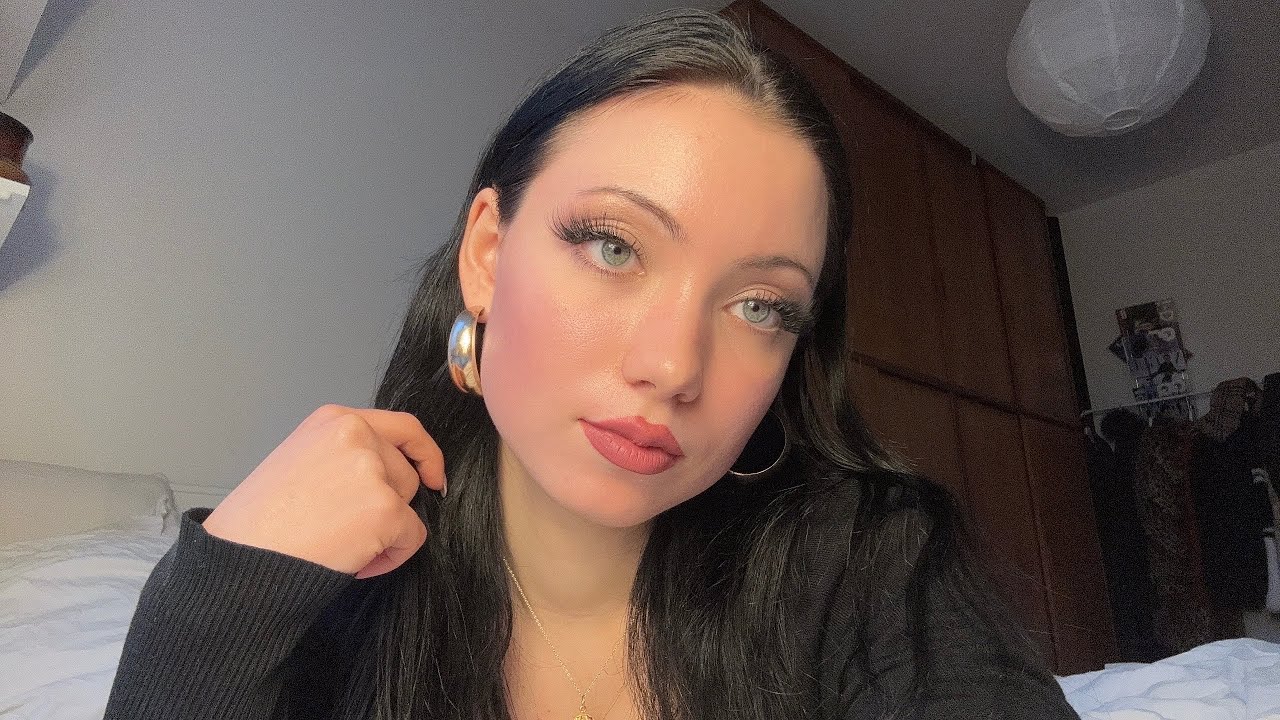 pretty girls need to gatekeep themselves