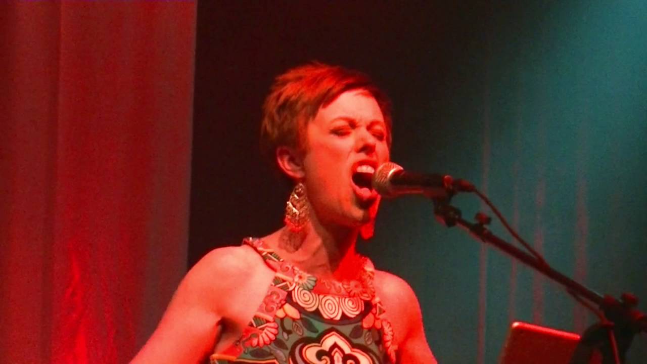 Hire Amber Pennington Singer Songwriter In Lubbock Tx Gigsalad