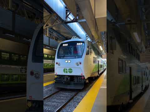 Lakeshore West GO Train Enters Union Station in Downtown Toronto. #gotrain #train
